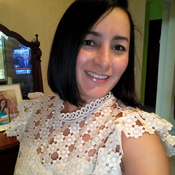 Alexandra Velasquez | profe.social